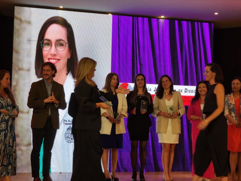 Investigadora Pilar Lizana escogida entre 100 mujeres líderes - AthenaLAB